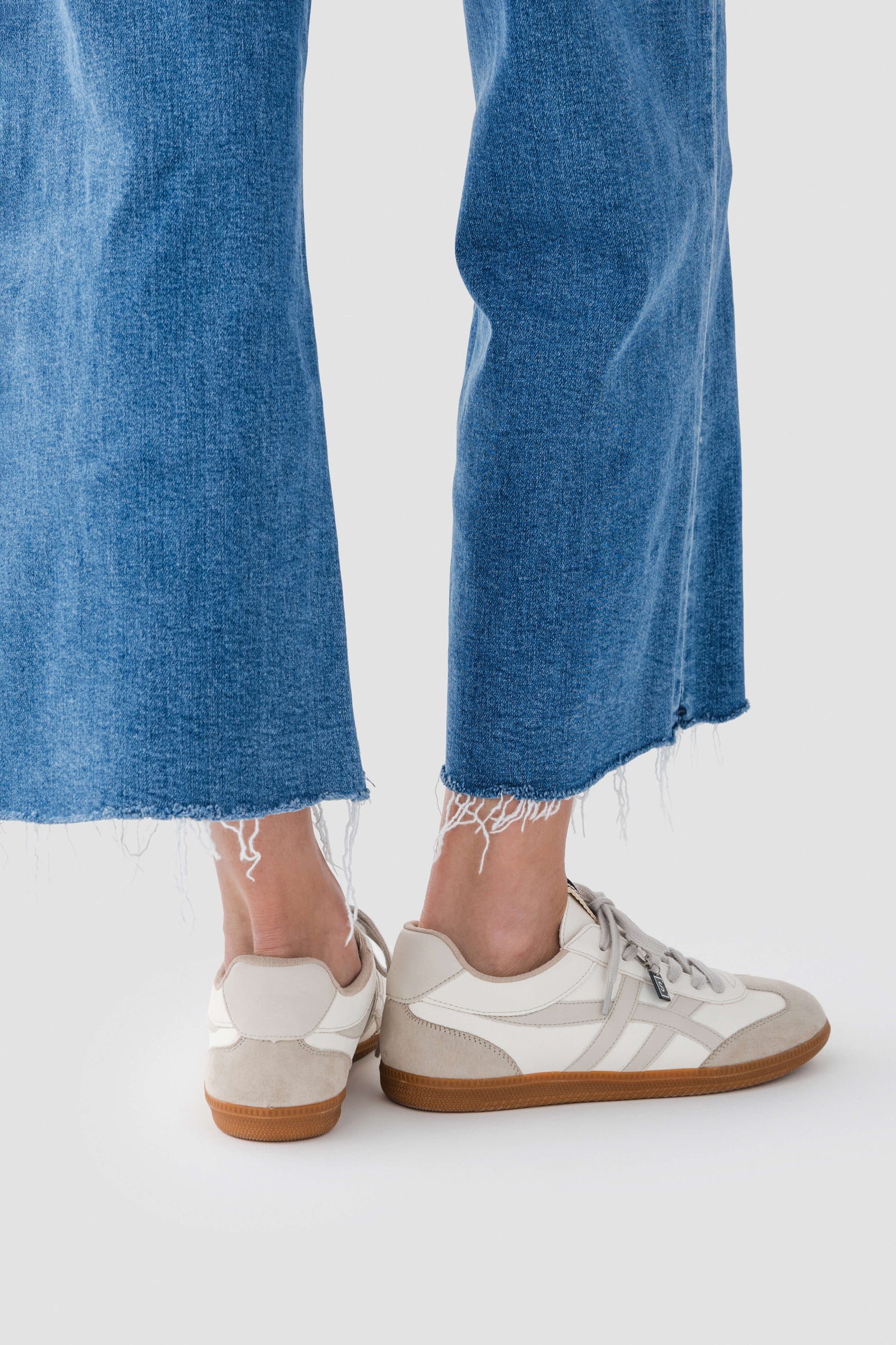 Shu Shop Sasha Sneaker – Social Threads