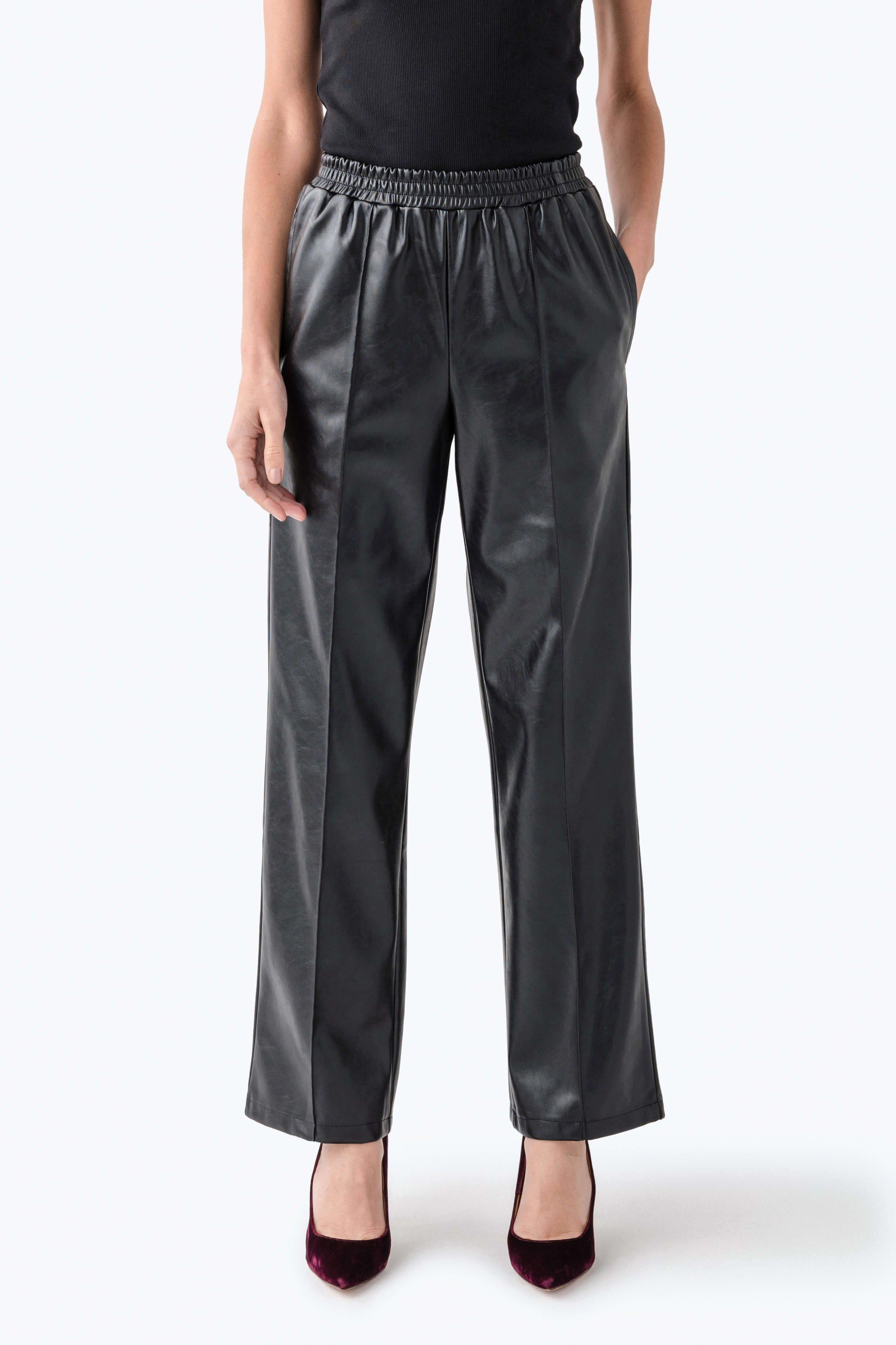 Elan Faux Leather Pleated Pants – Social Threads
